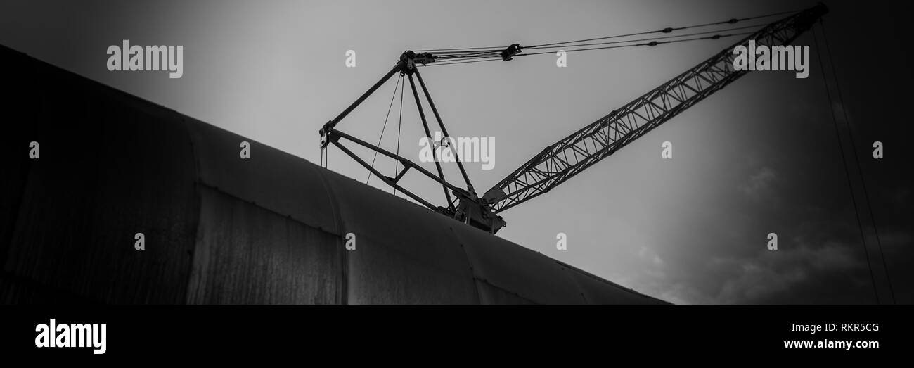 Pipe crane Black and White Stock Photos & Images - Alamy
