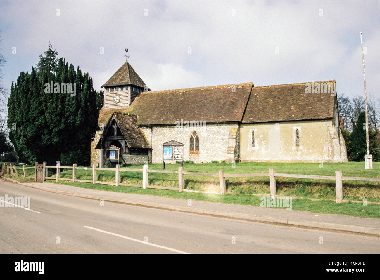 St andrews church medstead alton hi-res stock photography and images ...