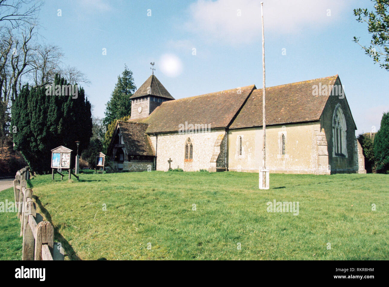 St andrews church medstead alton hi-res stock photography and images ...
