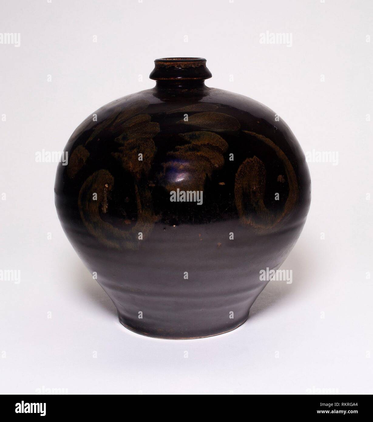 Globular shape hi-res stock photography and images - Alamy