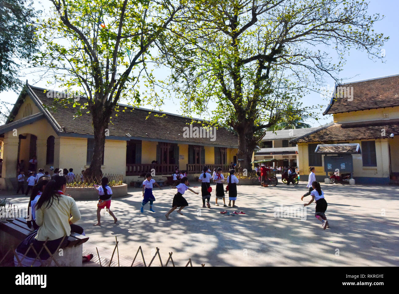 Schoolchildren laos hi-res stock photography and images - Alamy