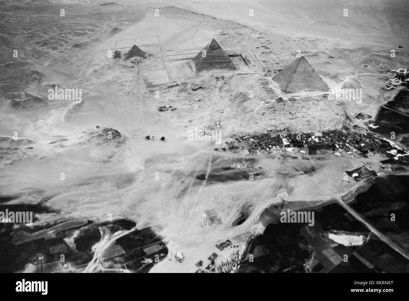 Pyramids of giza aerial view hi-res stock photography and images - Alamy
