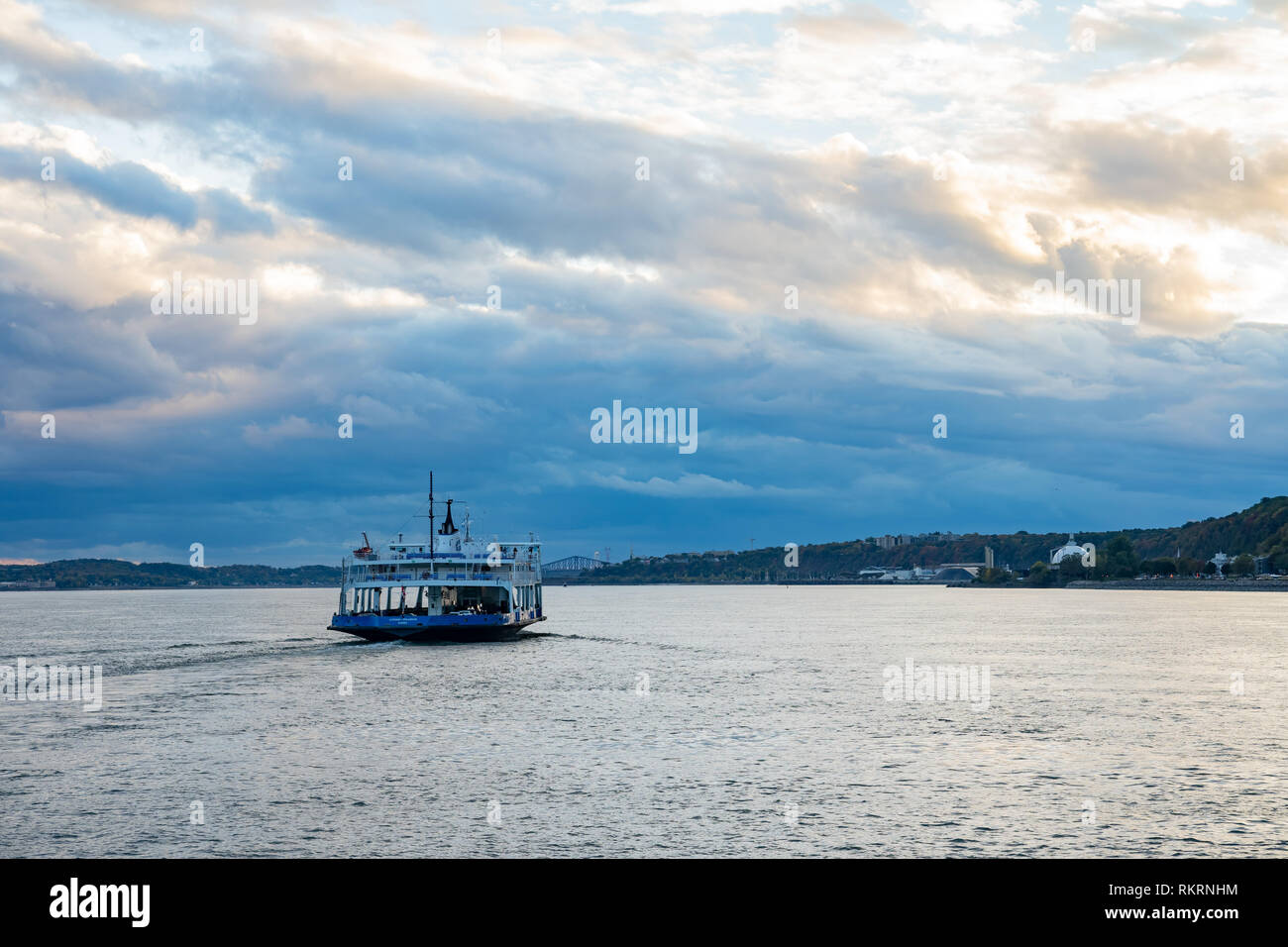 Sunset view of the Quebec city skyline with Fairmont Le Château ...