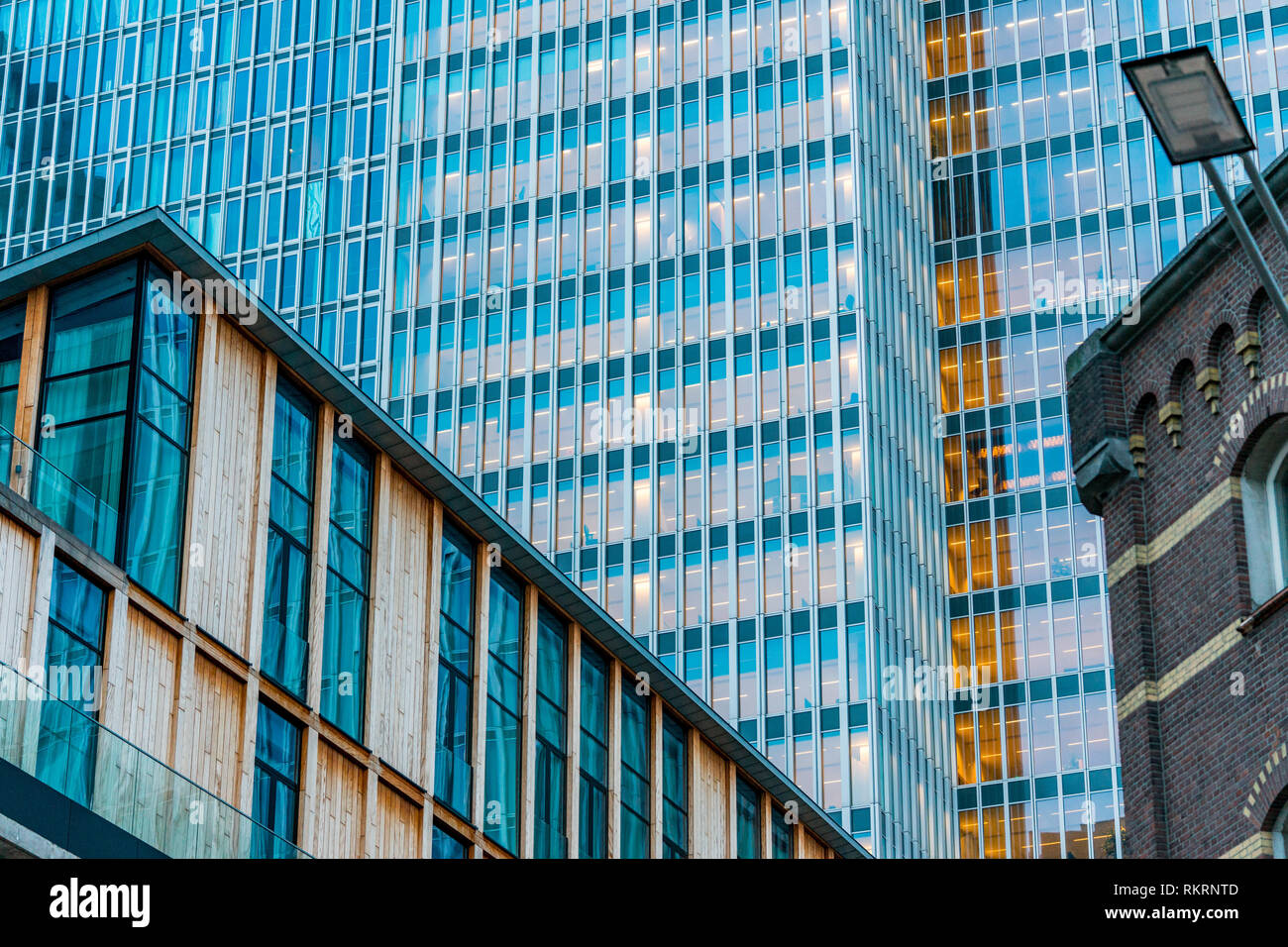 Mixed architecture of modern and traditional architecture in Rotterdam ...