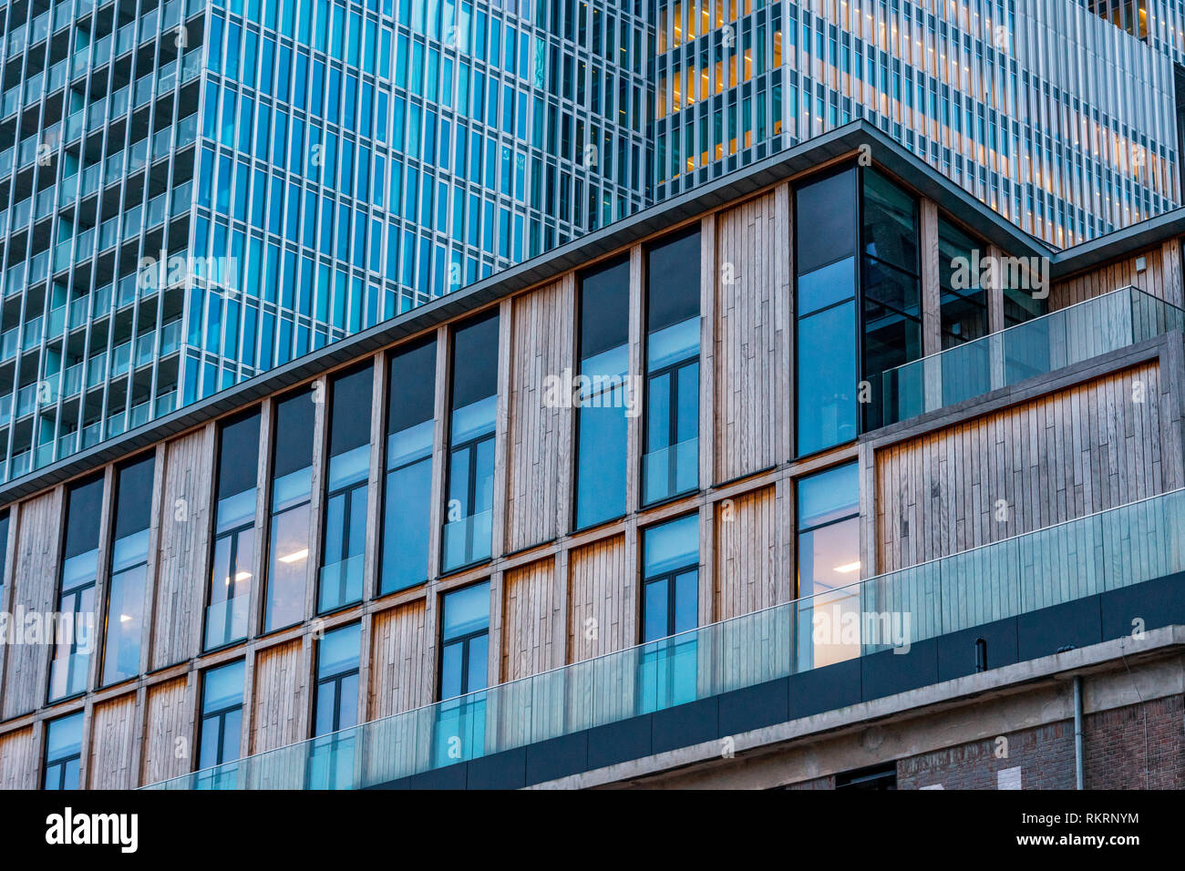 Mixed architecture of modern and traditional architecture in Rotterdam ...