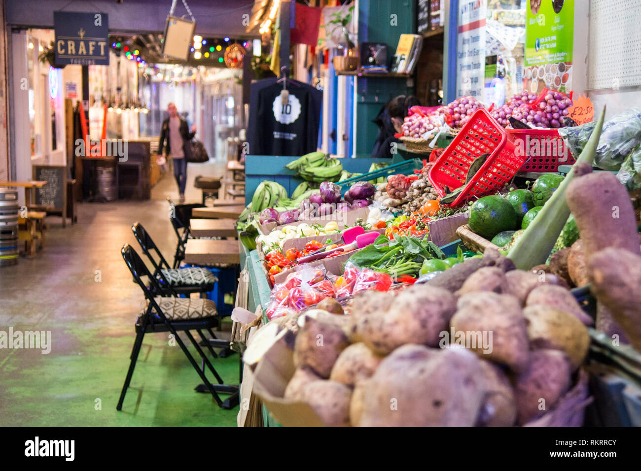 Tooting market hi-res stock photography and images - Alamy