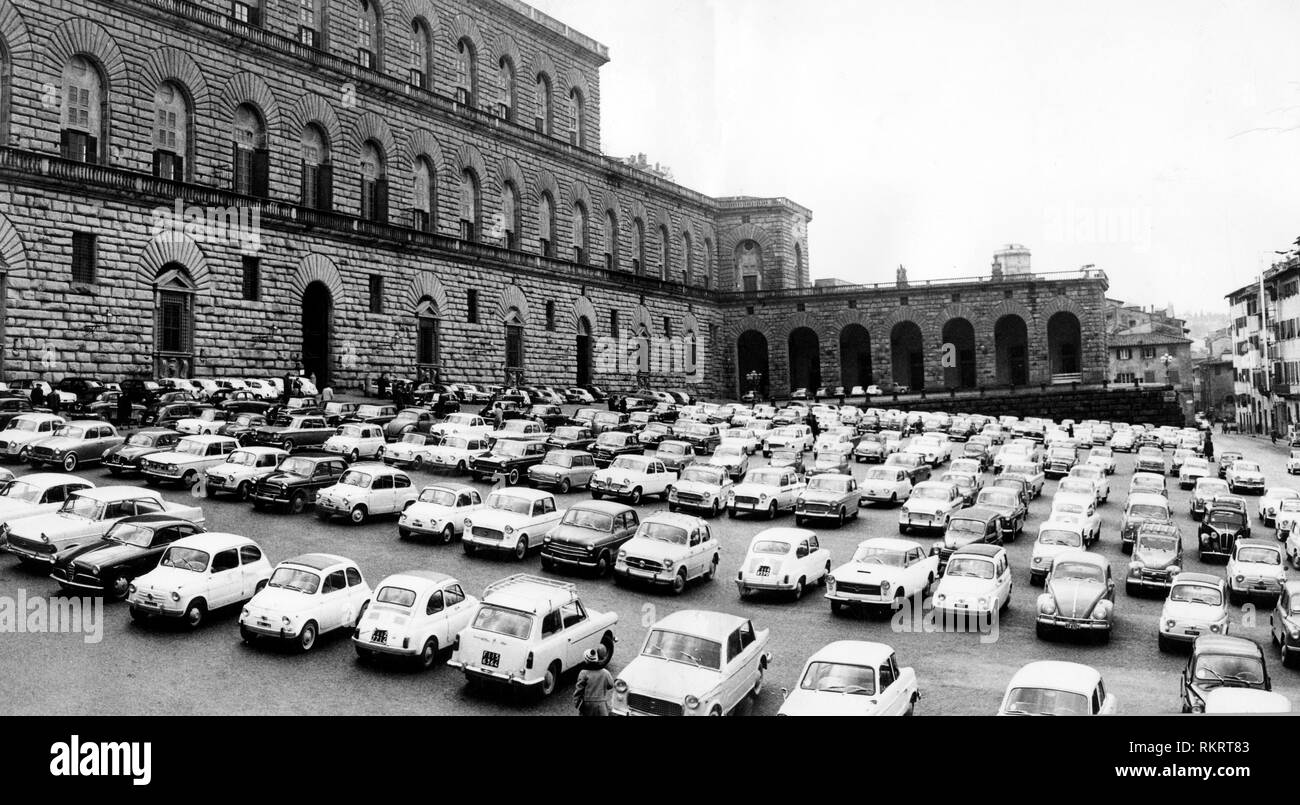 florence, cars in pitti square, 1963 Stock Photo - Alamy