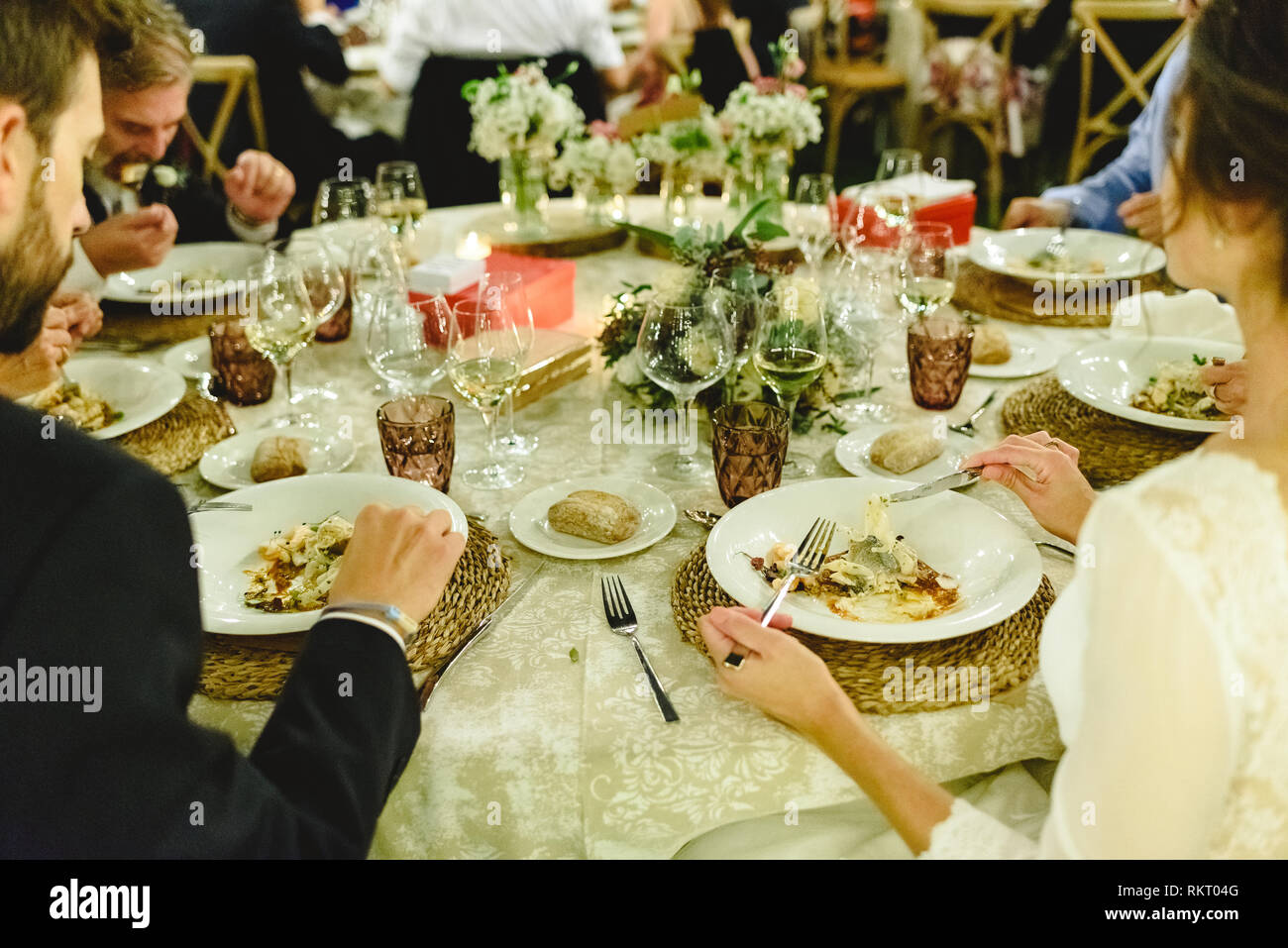 Couple engagement lunch hi-res stock photography and images - Alamy