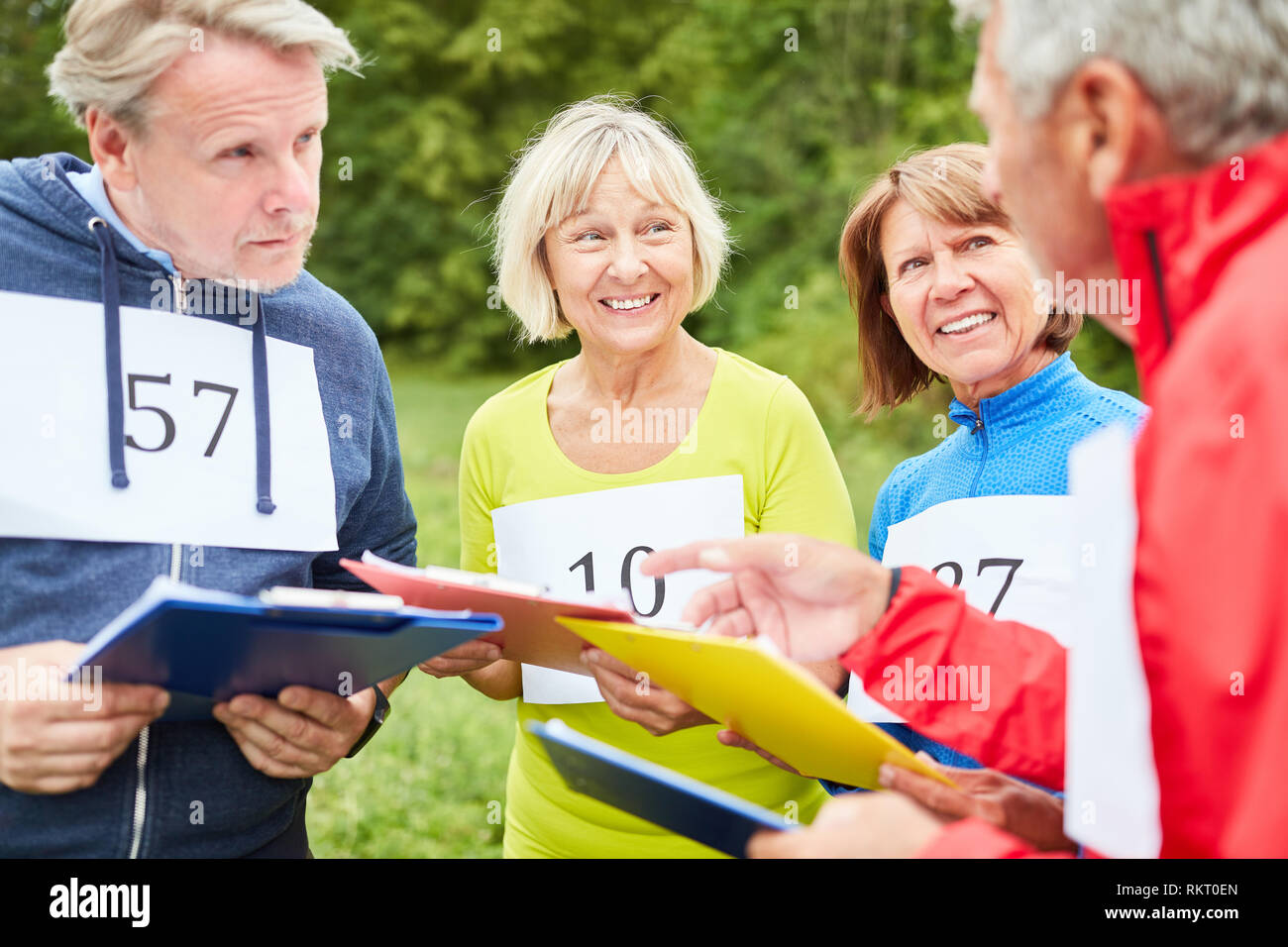 Teamwork hunt hi-res stock photography and images - Alamy