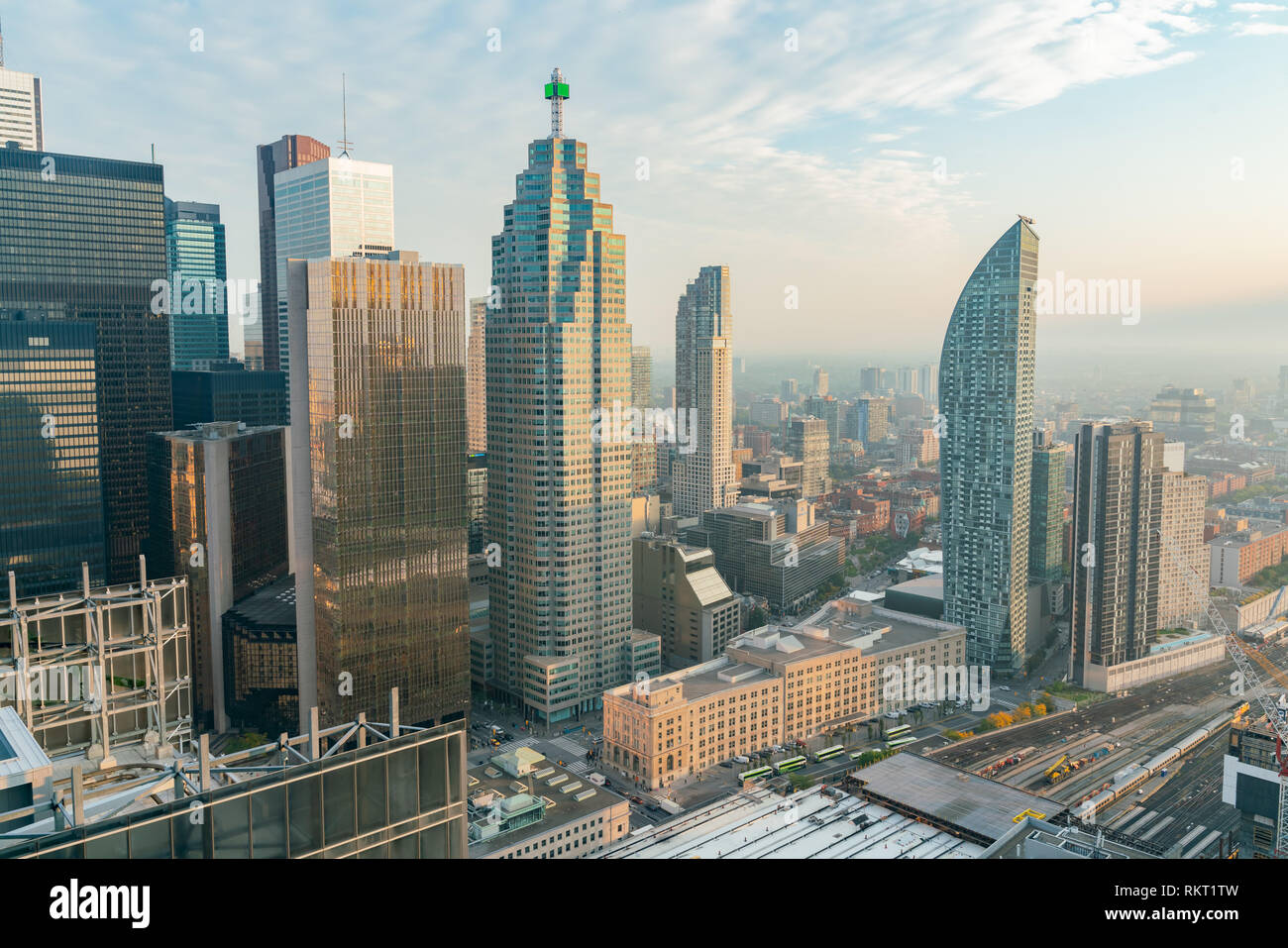 Aerial view toronto sunrise skyline hi-res stock photography and images ...
