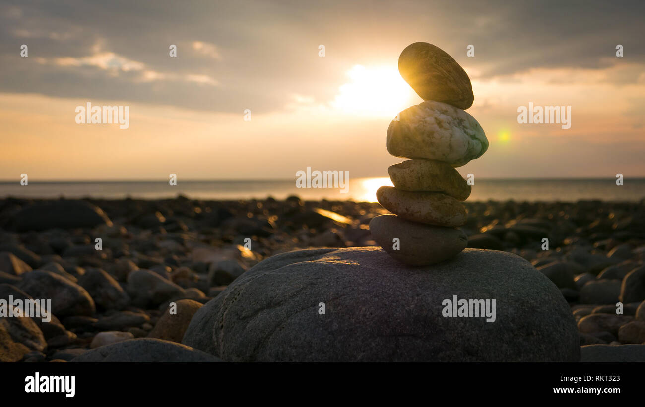 Pebble beach symbol hi-res stock photography and images - Alamy