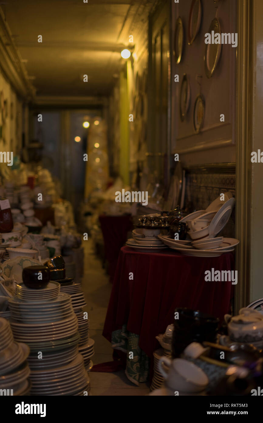 Porcelain house china hi-res stock photography and images - Alamy