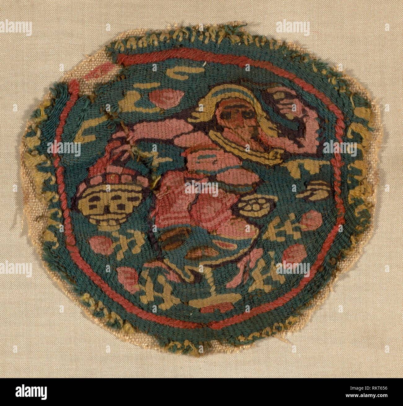 Fragment - Roman period (30 B.C.- 641 A.D.)/Arab period (641-969), 6th ...