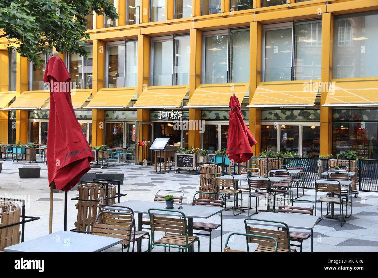 Jamies italian restaurant london hi-res stock photography and images ...