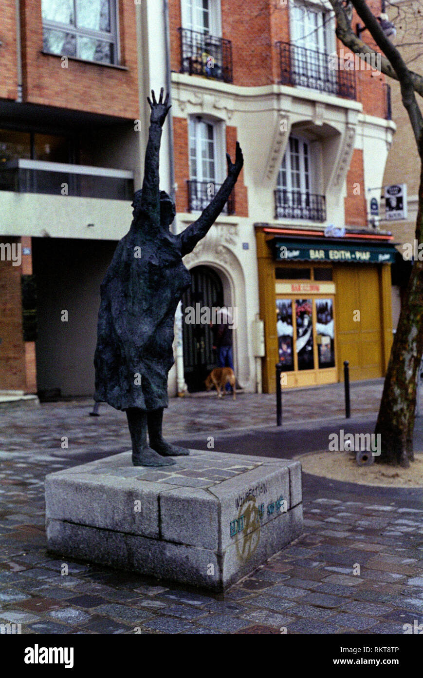 Edith Piaf Paris Stock Photos & Edith Piaf Paris Stock Images - Alamy