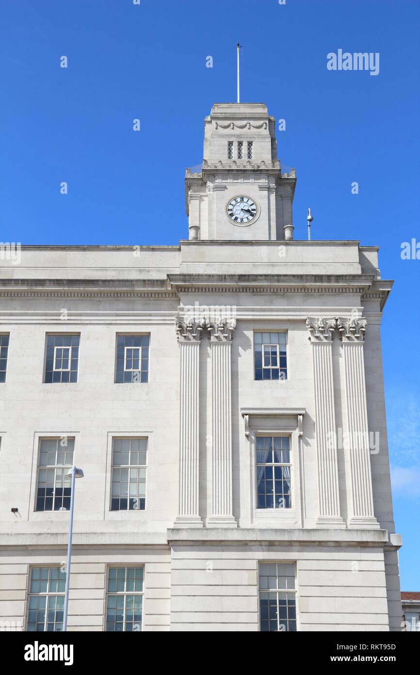 Barnsley, town in South Yorkshire, England. Town hall building Stock ...