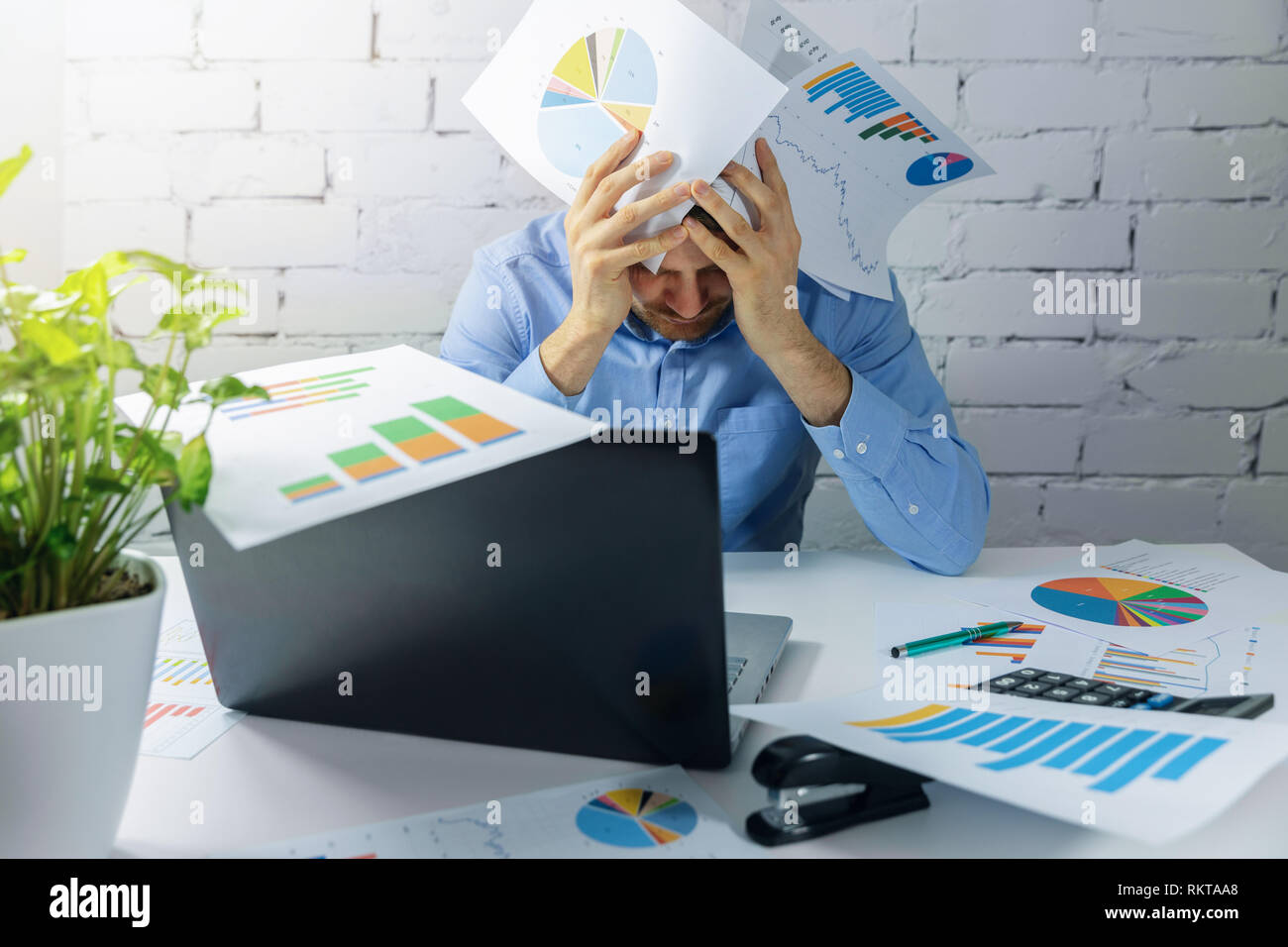 Frustrated white male worker hi-res stock photography and images - Alamy