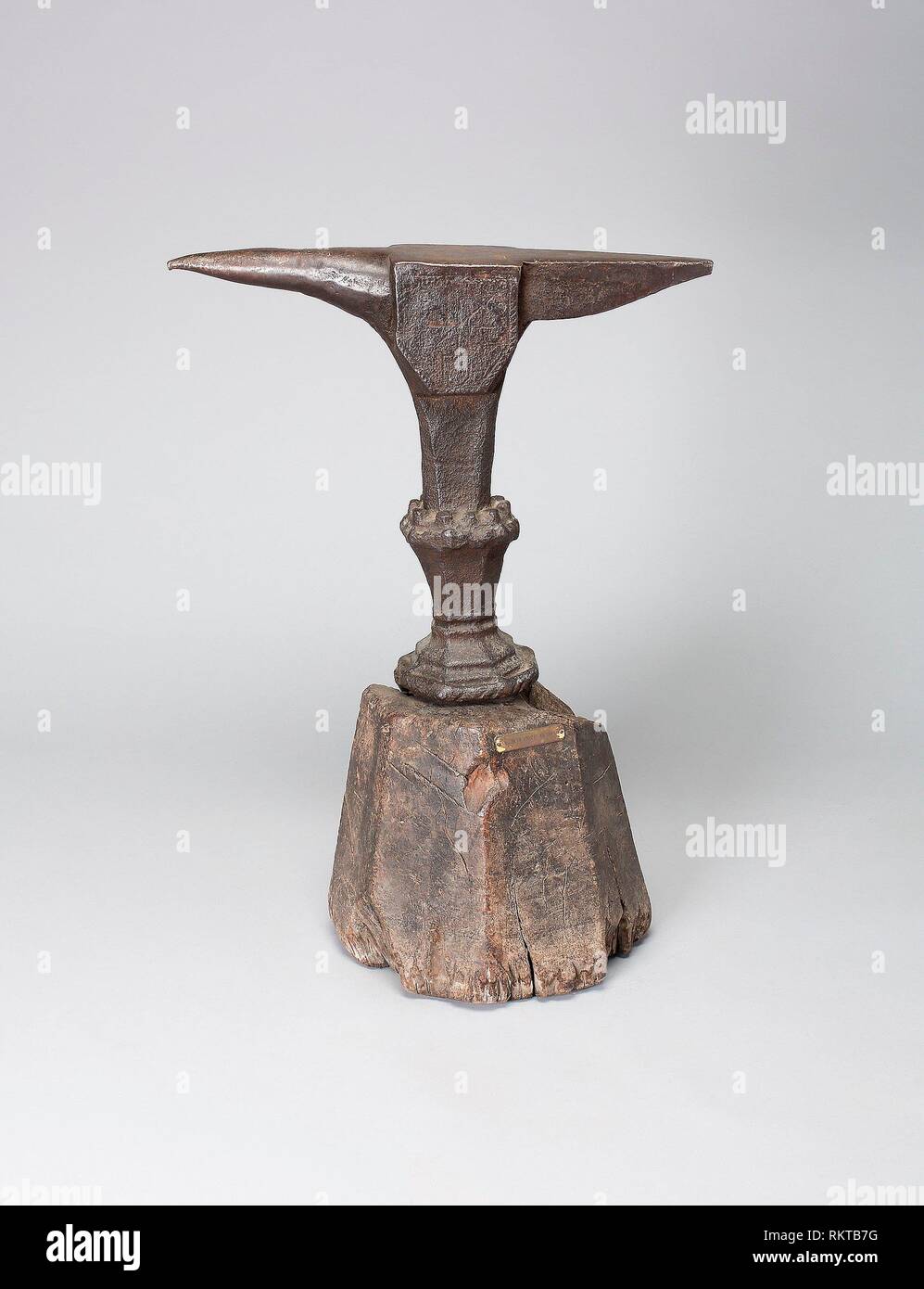 Historic anvil hi-res stock photography and images - Alamy