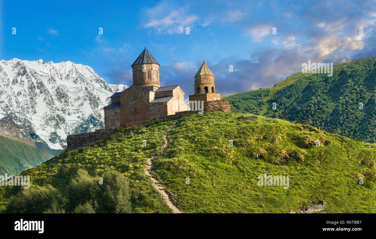 Pictures & images of Gergeti Holy Trinity (Tsminda Sameba) Georgian ...