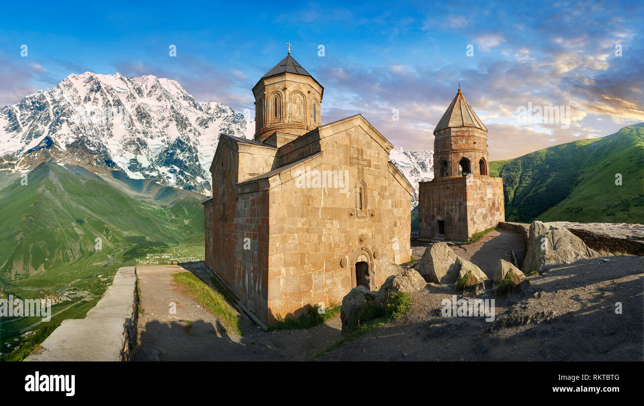 Pictures & images of Gergeti Holy Trinity (Tsminda Sameba) Georgian ...