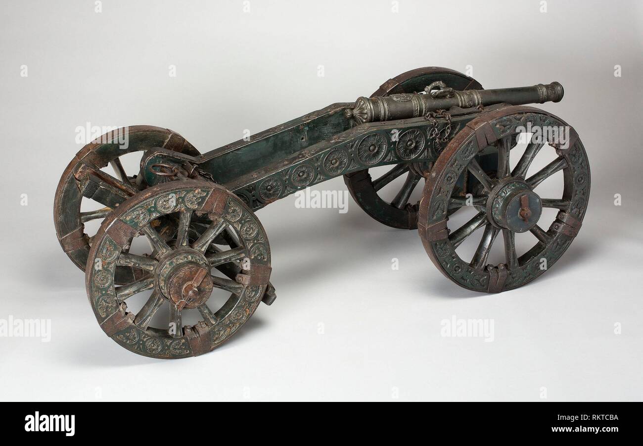 Bronze cannon 1700s hi-res stock photography and images - Alamy