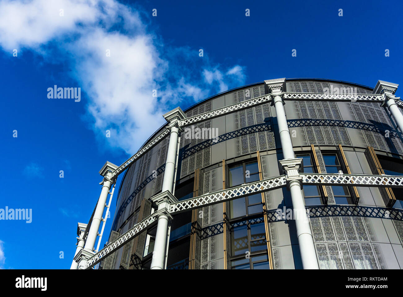 Gasometer 11 [London] Stock Photo - Alamy