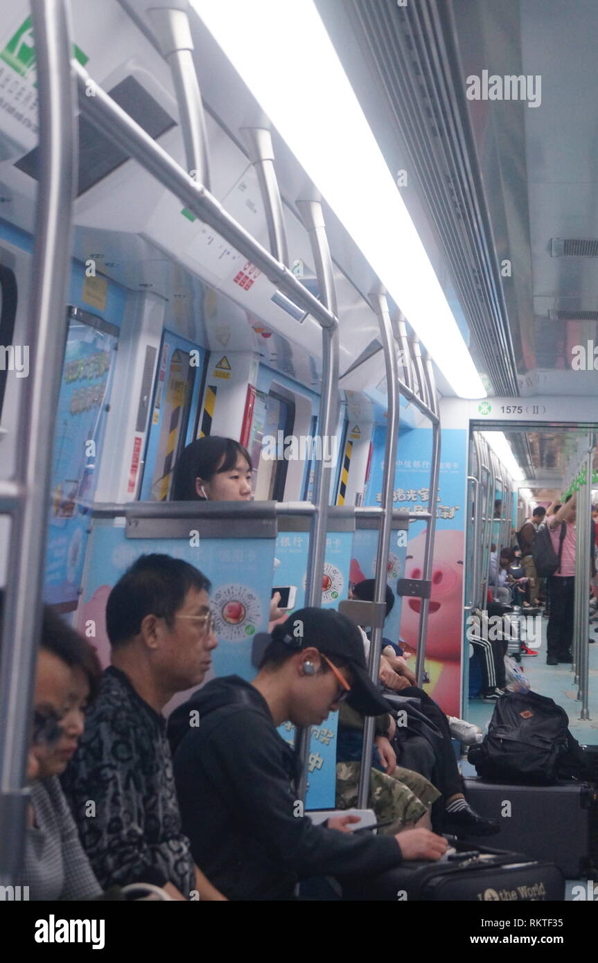 Shenzhen, China: people take the subway Stock Photo - Alamy