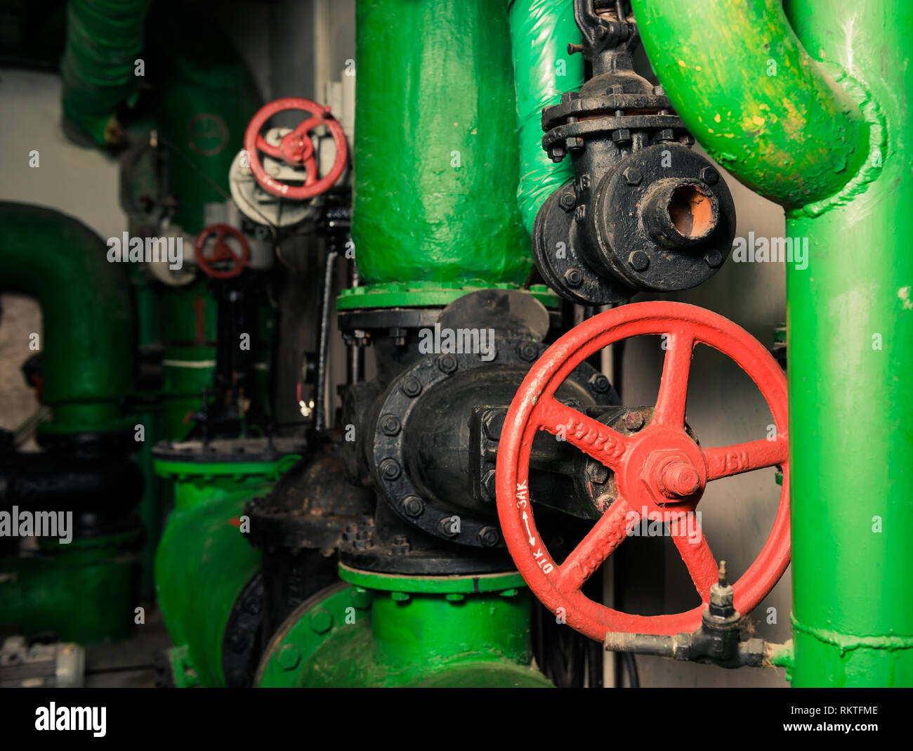 Steam train connection pipes hi-res stock photography and images - Alamy