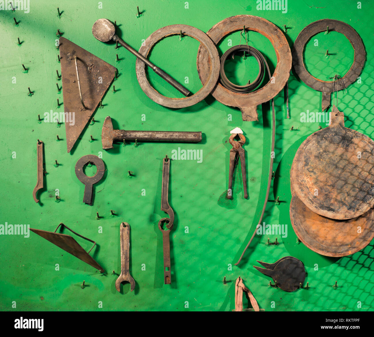 Mechanical instruments hi-res stock photography and images - Alamy