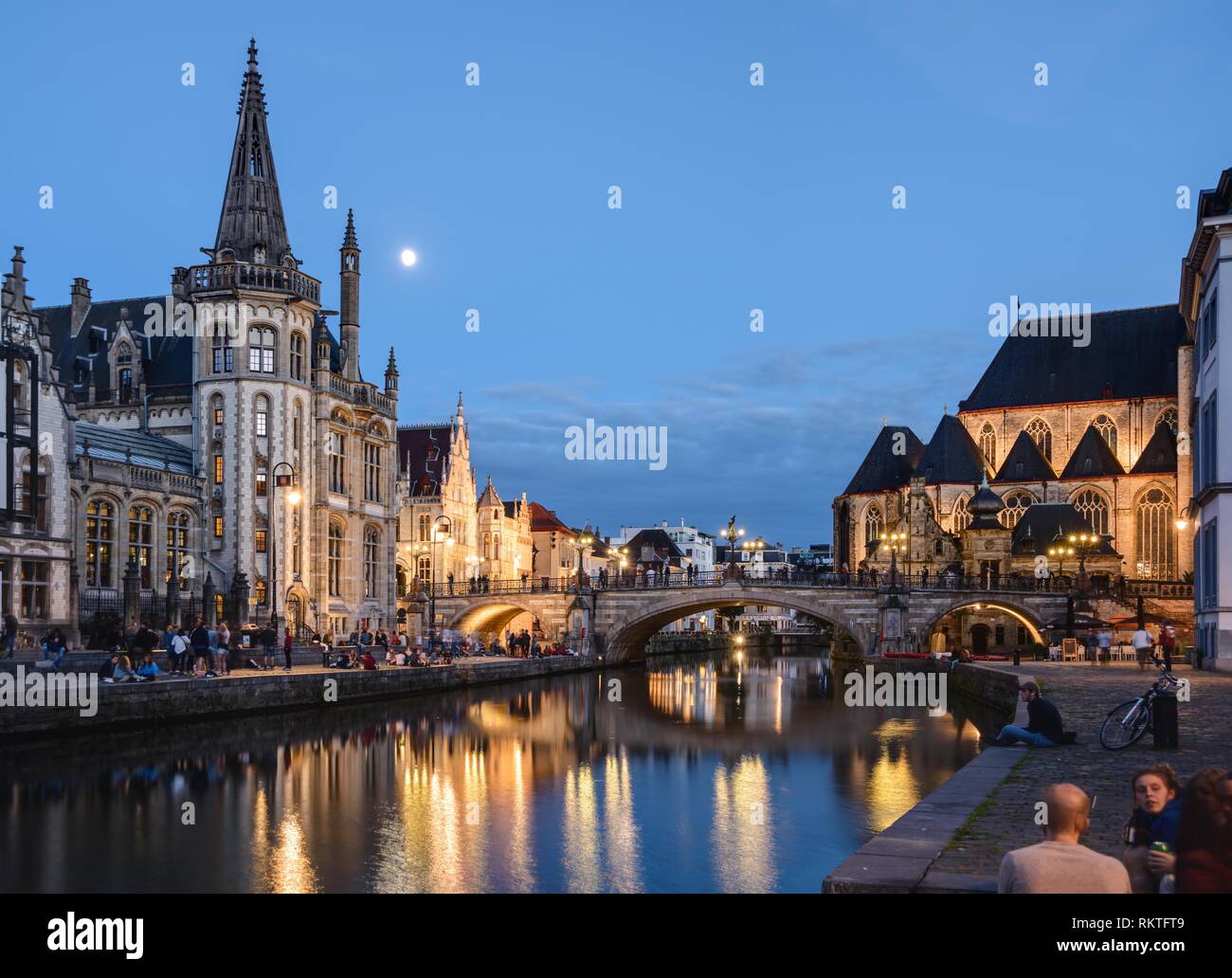 Gent, historisches Zentrum, ehemalige Post (links), Sint-Michielsbrug ...