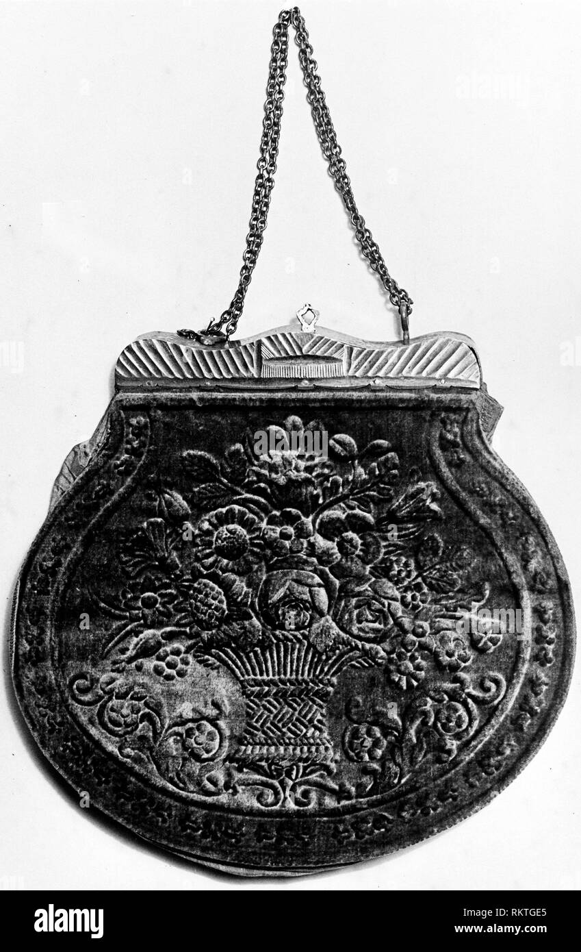 French 19th century purse hi-res stock photography and images - Alamy