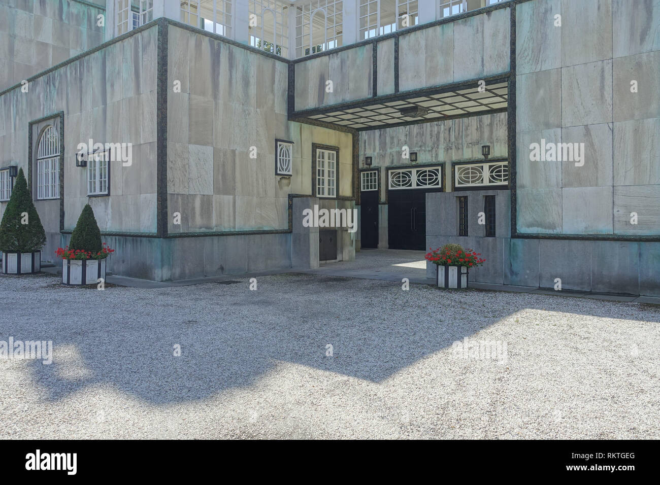 Das Palais Stoclet ist eine von 1905 bis 1911 im Stil der Wiener ...