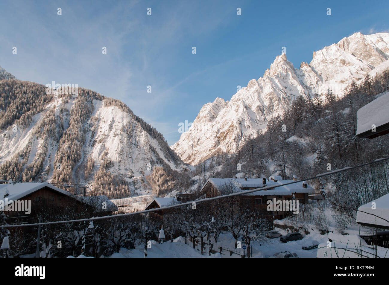 Italian alps resort hi-res stock photography and images - Alamy