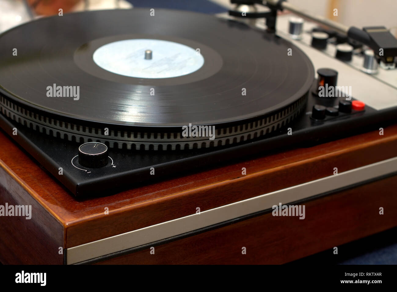 Analogue sound from vintage classic style old school turntable in ...