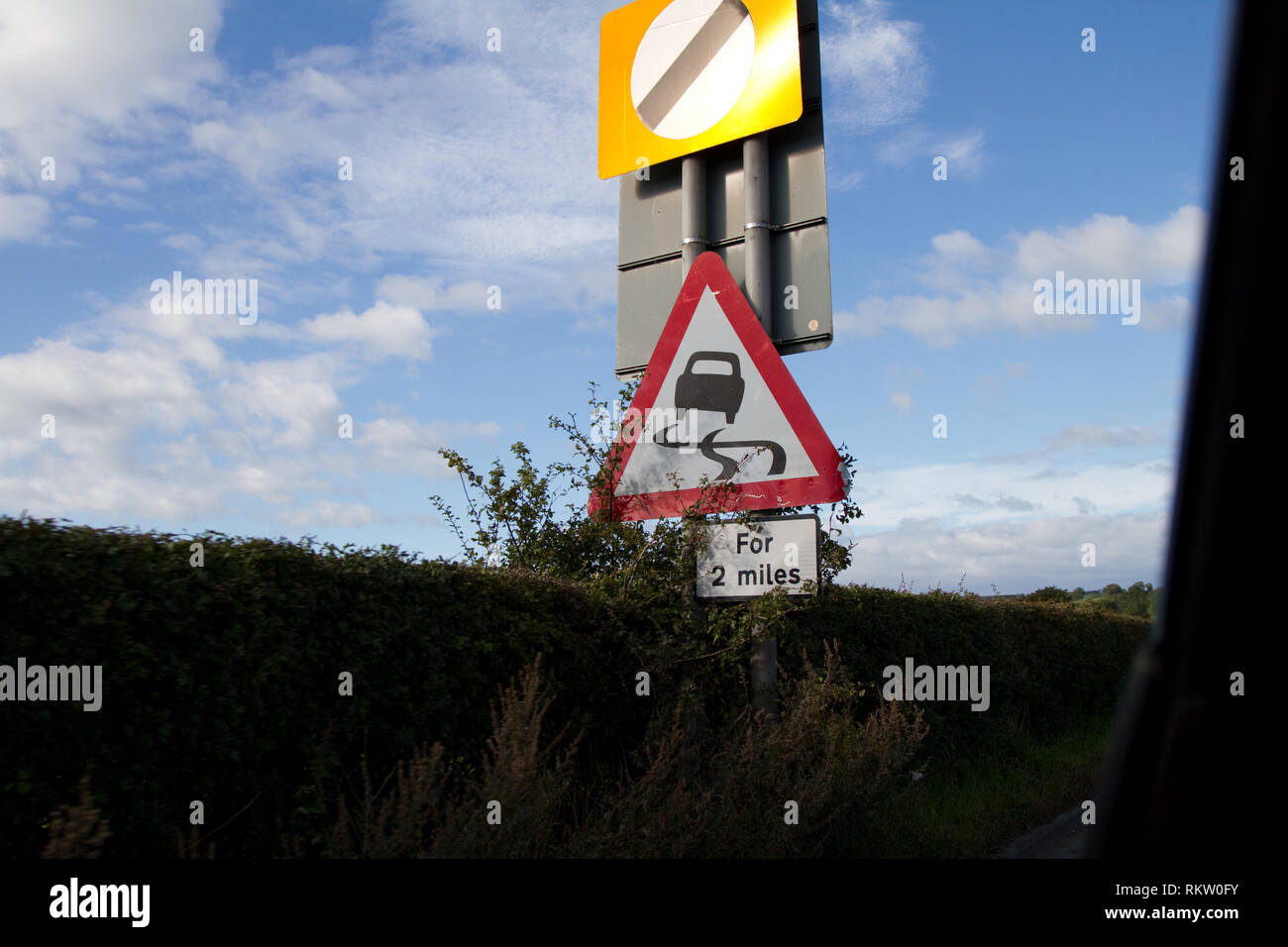 Car swerve sign hi-res stock photography and images - Alamy