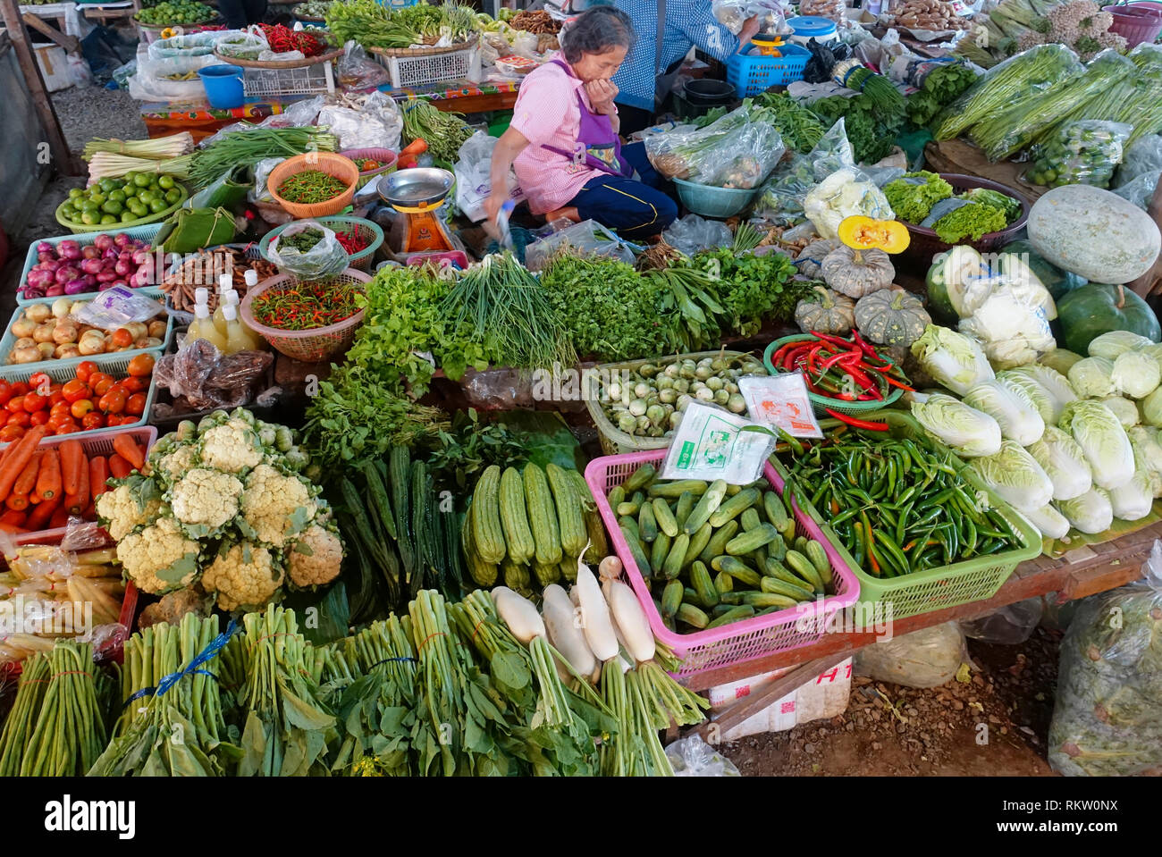 Foodmarket stall hi-res stock photography and images - Alamy