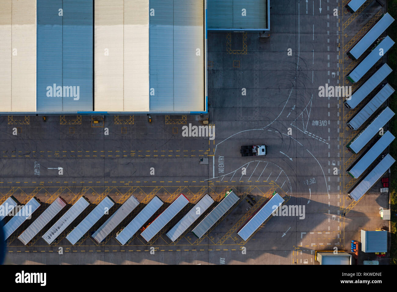 Loadingbay hi-res stock photography and images - Alamy