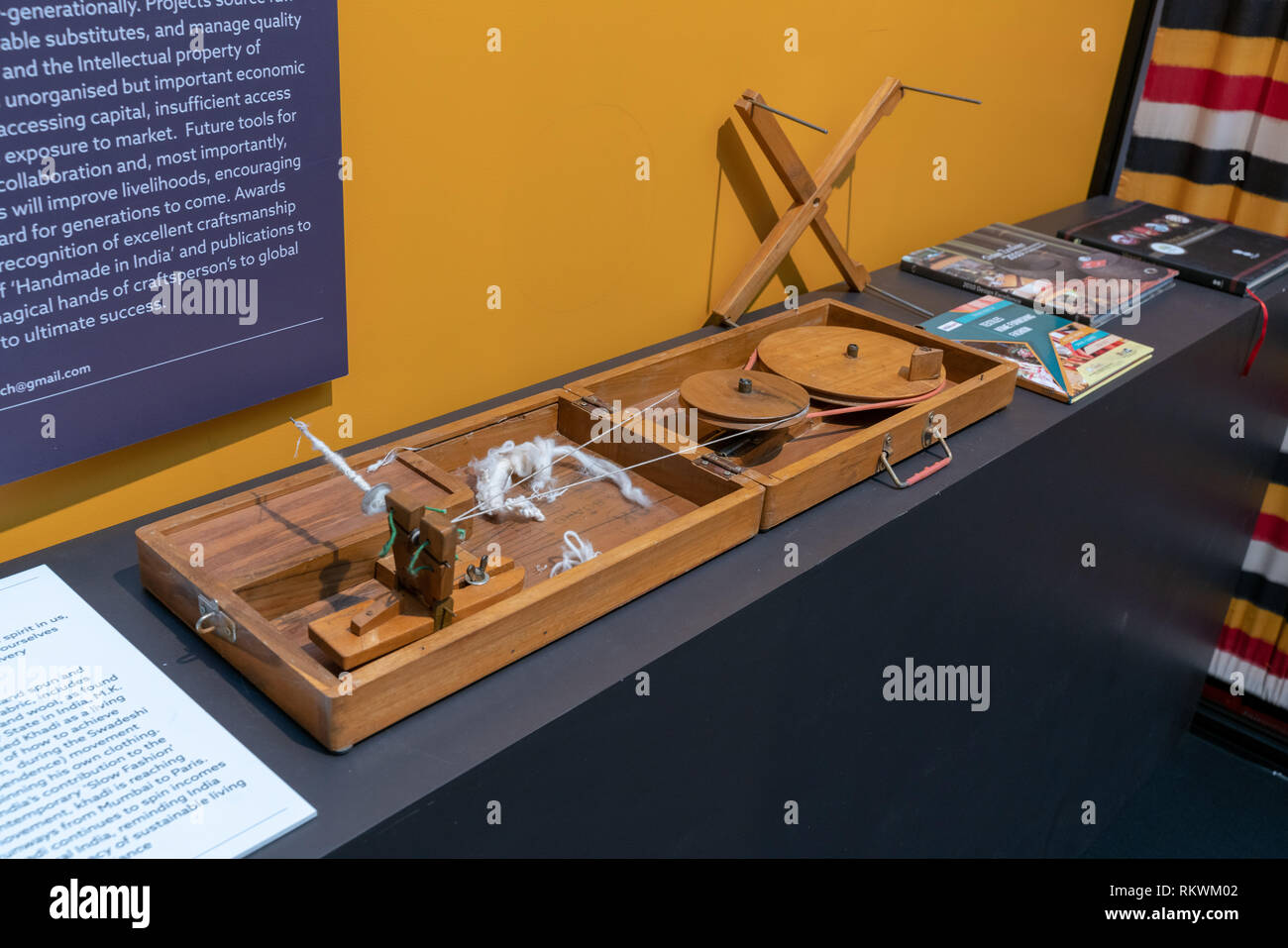 Khadi hand weaving machine hi-res stock photography and images - Alamy