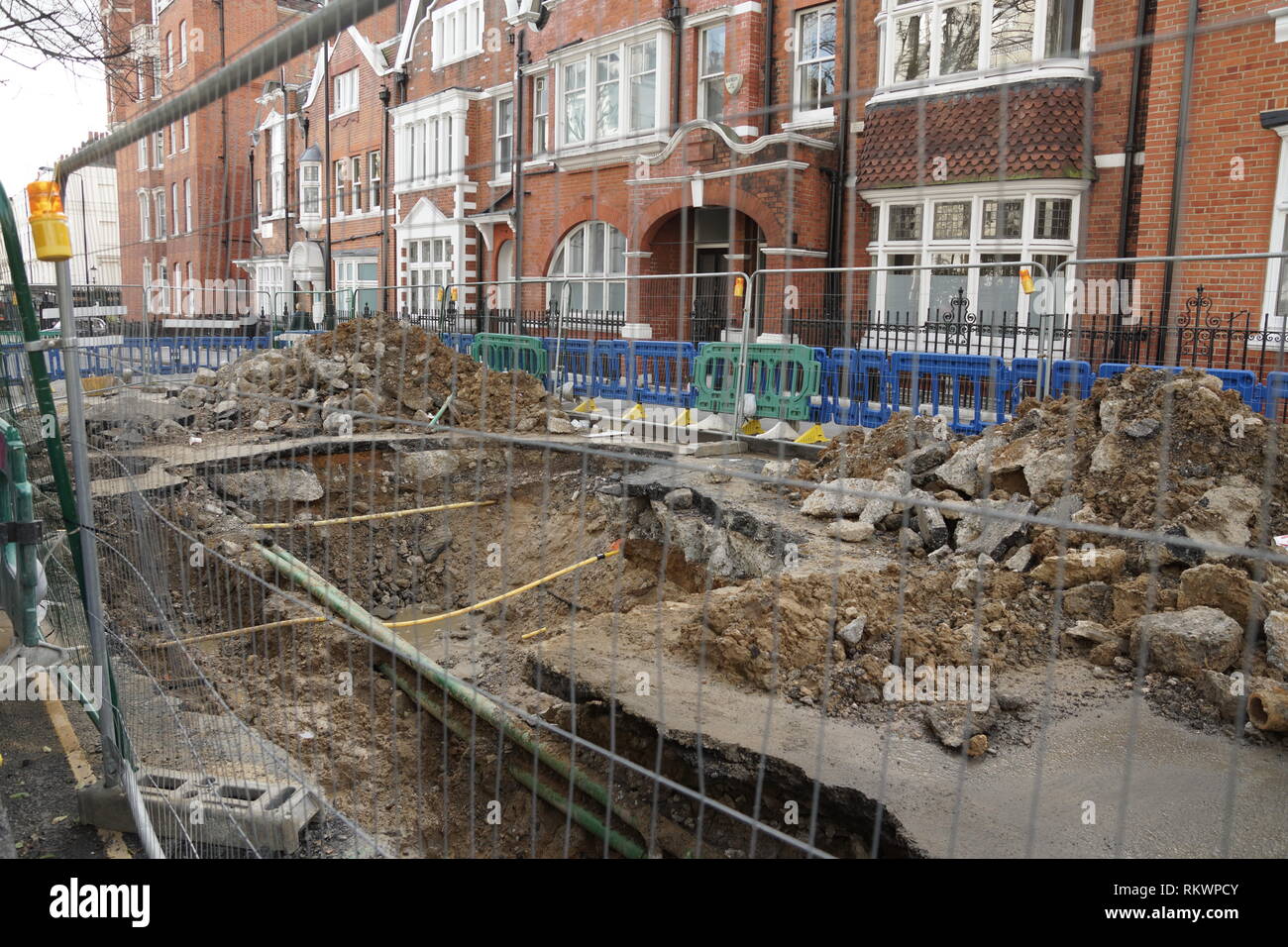 Thames water lorry sinkhole hi-res stock photography and images - Alamy