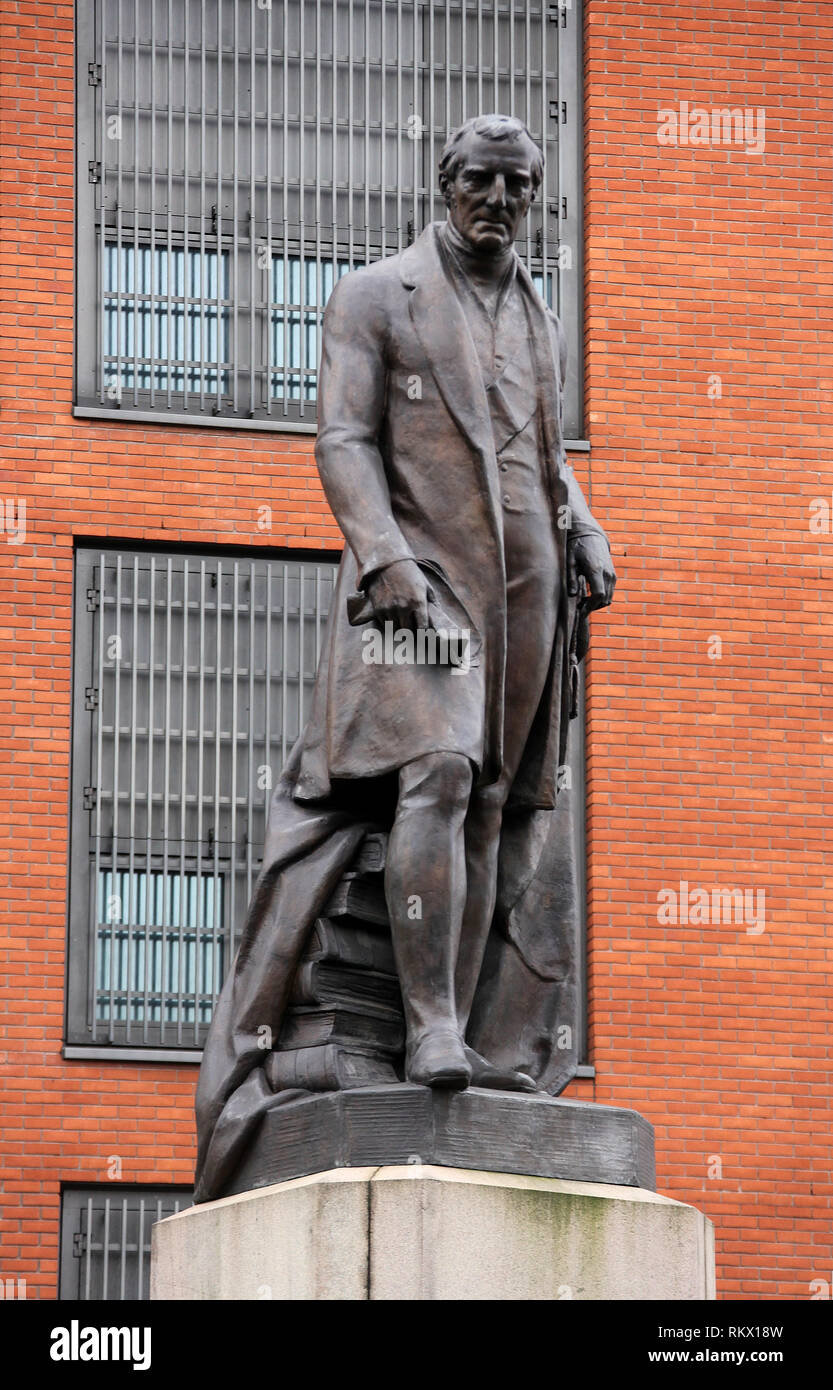 Matthew noble statue hi-res stock photography and images - Alamy