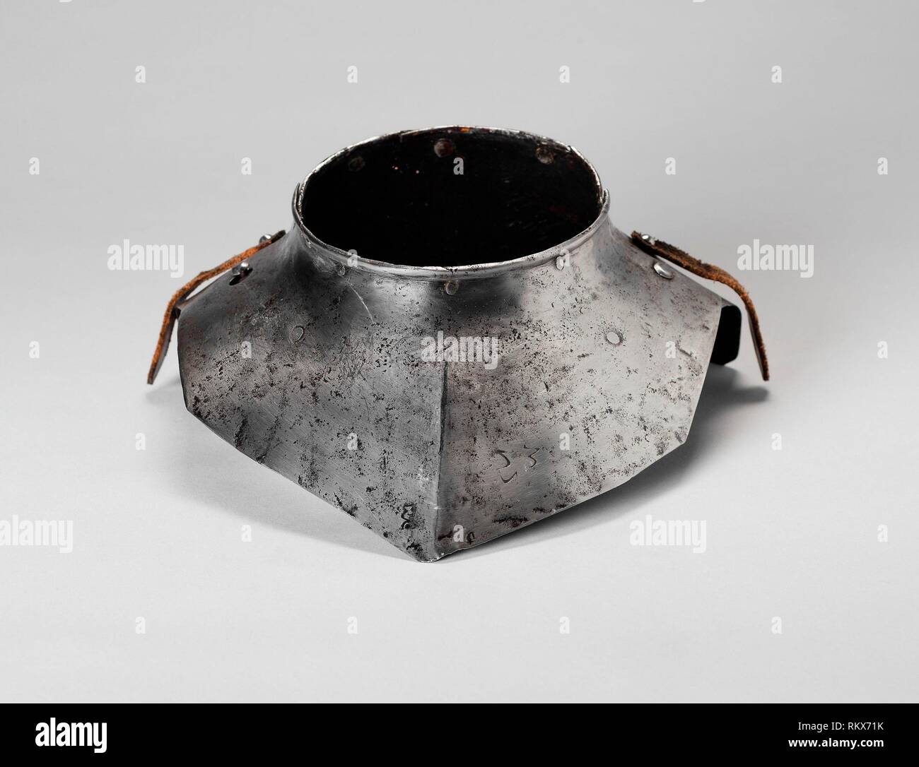 Gorget armour hi-res stock photography and images - Alamy