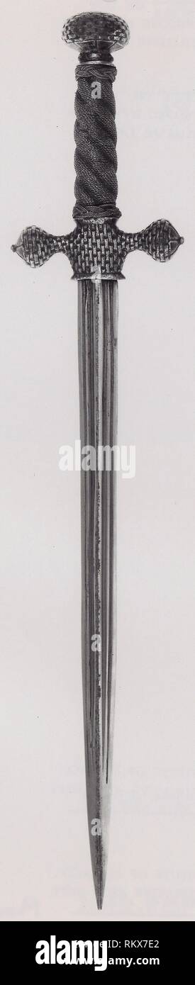 Quillon dagger hi-res stock photography and images - Alamy