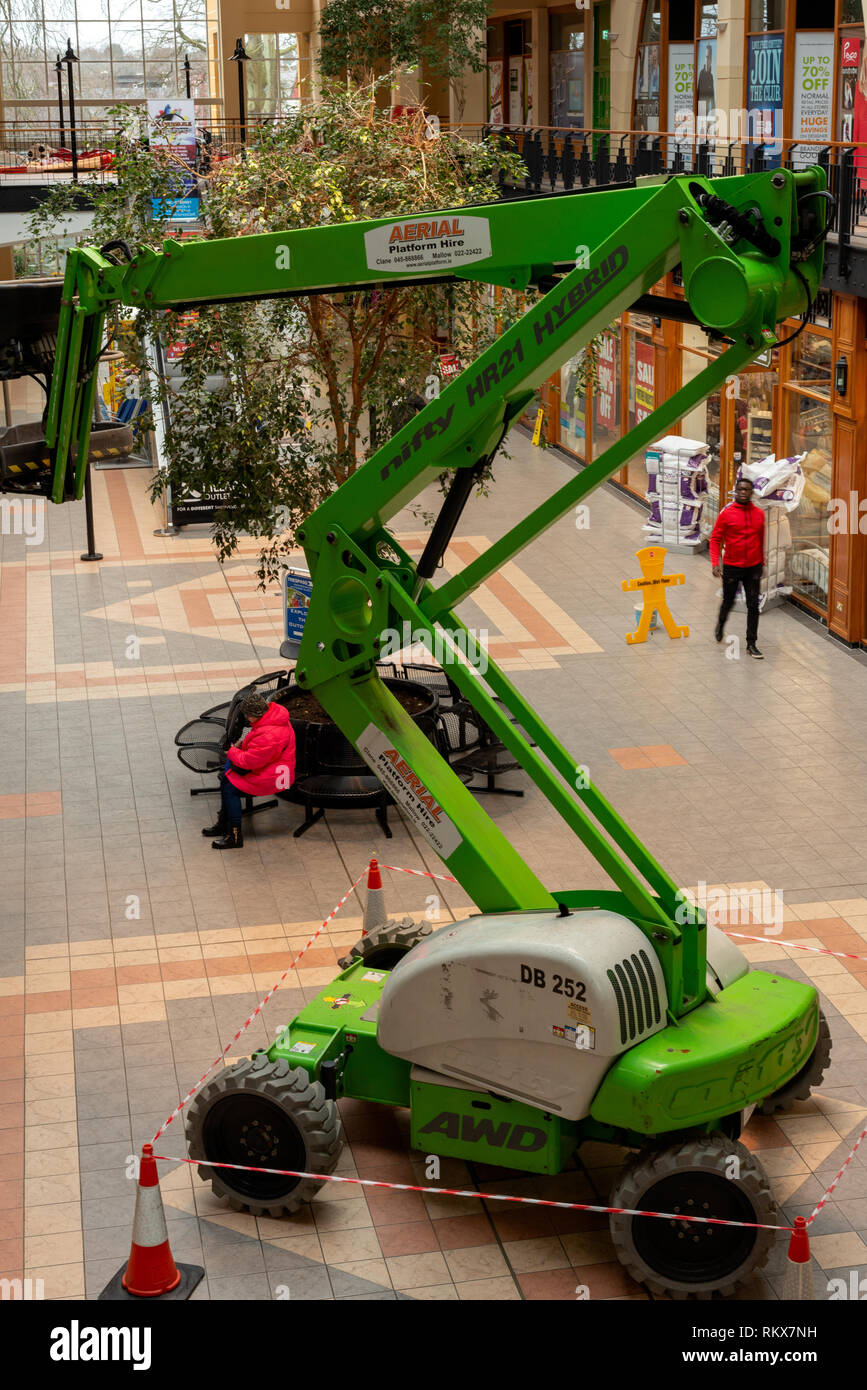 Boom type platform hi-res stock photography and images - Alamy