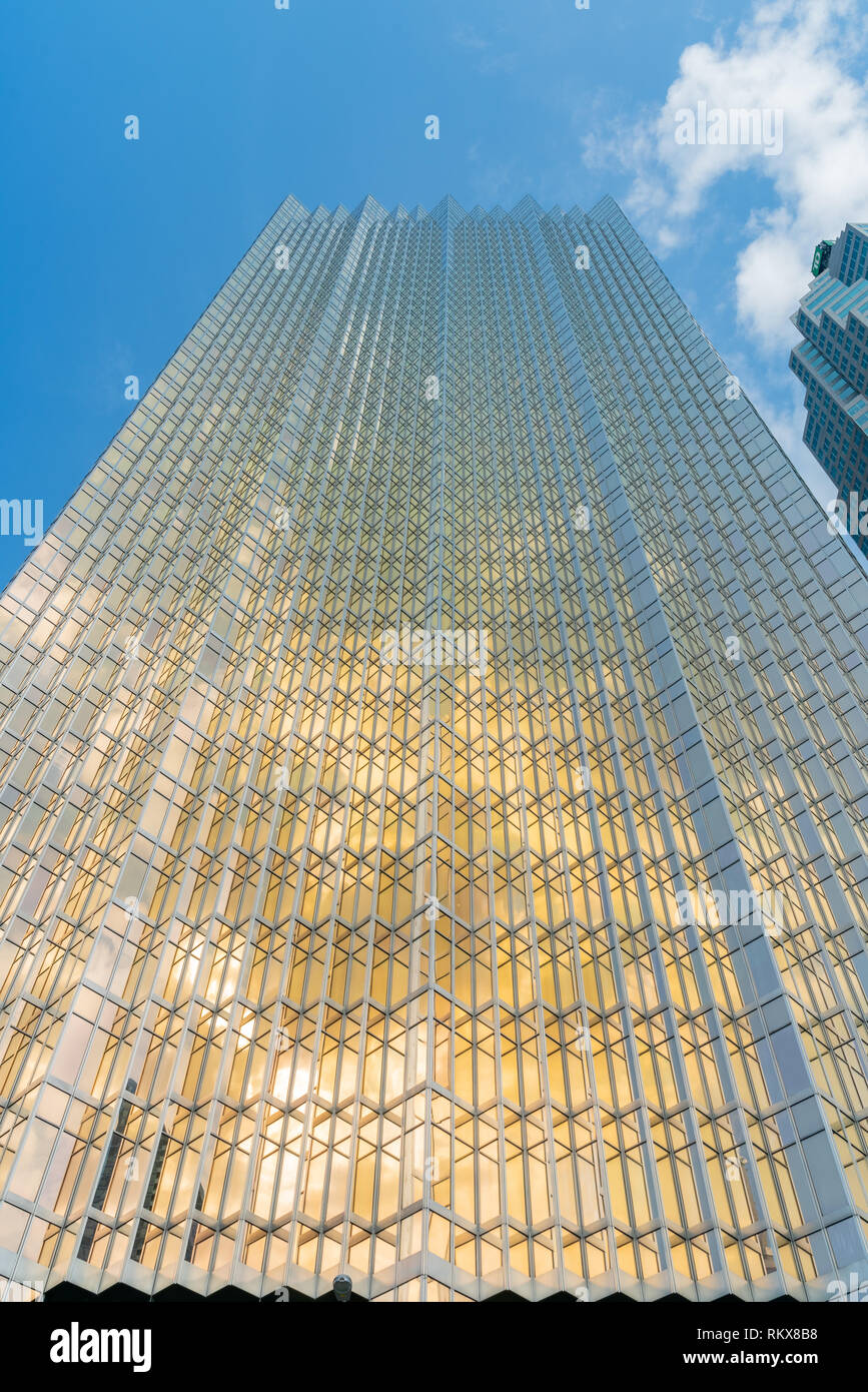 Exterior view of the RBC Royal Bank of Canada headquarters at Toronto ...