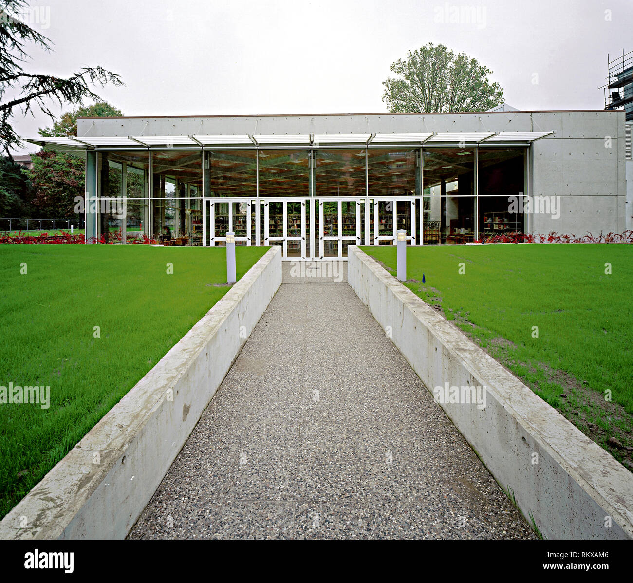 Modern glass door, library hi-res stock photography and images - Alamy