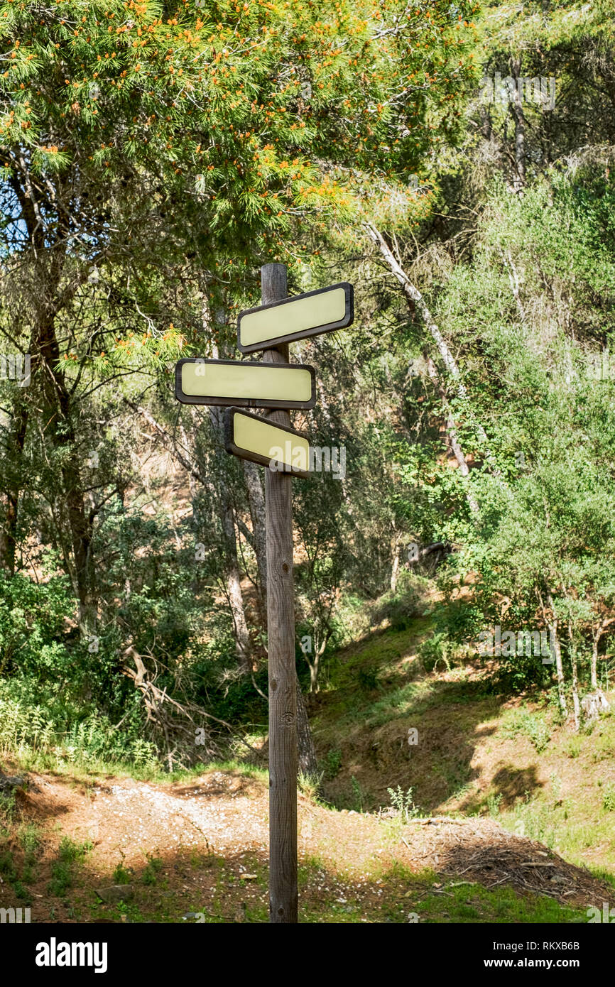 Pathway indicator hi-res stock photography and images - Alamy