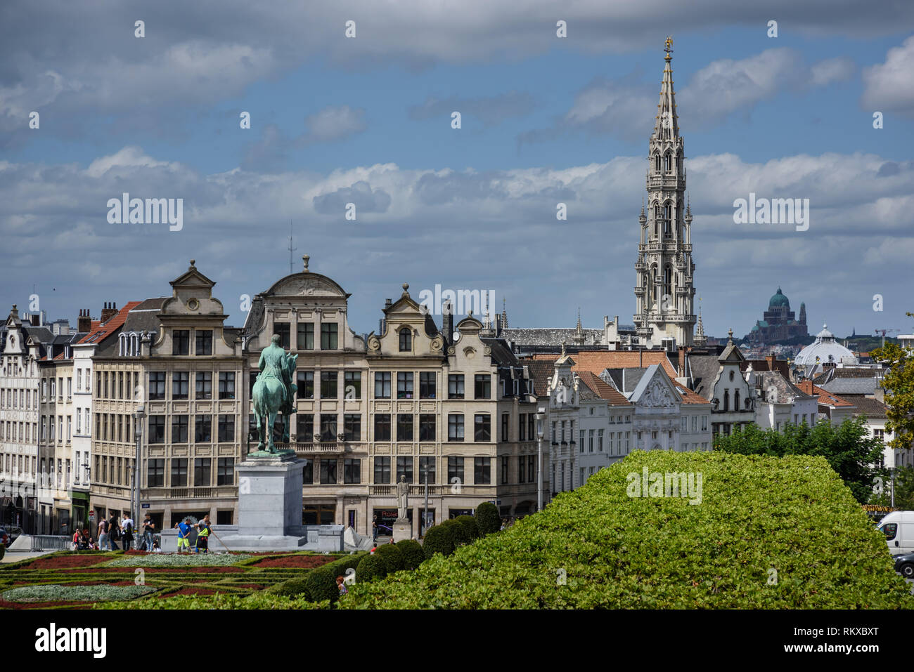 Brüssel, Mont des Arts, im Hintergrund der Rathausturm, Der Mont des ...