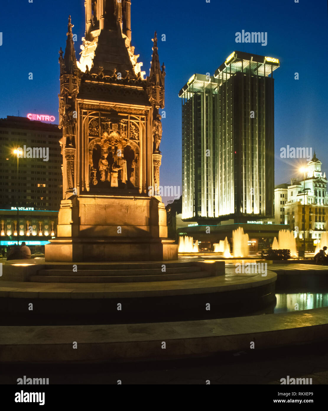 Madrid, Plaza de Colon, Monumento de Cristobal Colon Stock Photo - Alamy