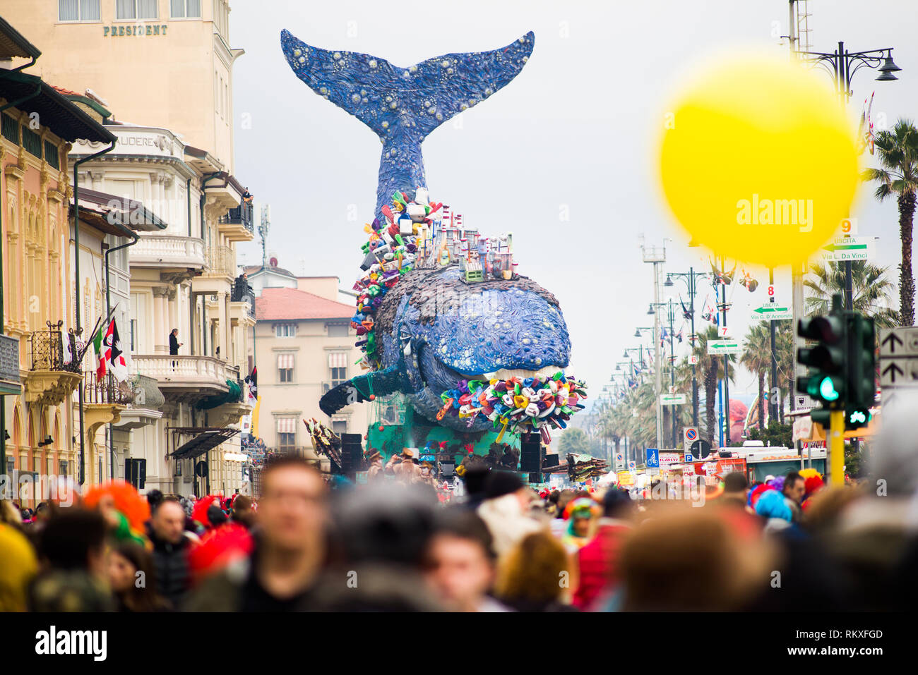 VIAREGGIO,ITALY-09: A giant paper-mache called "alta marea " is ...