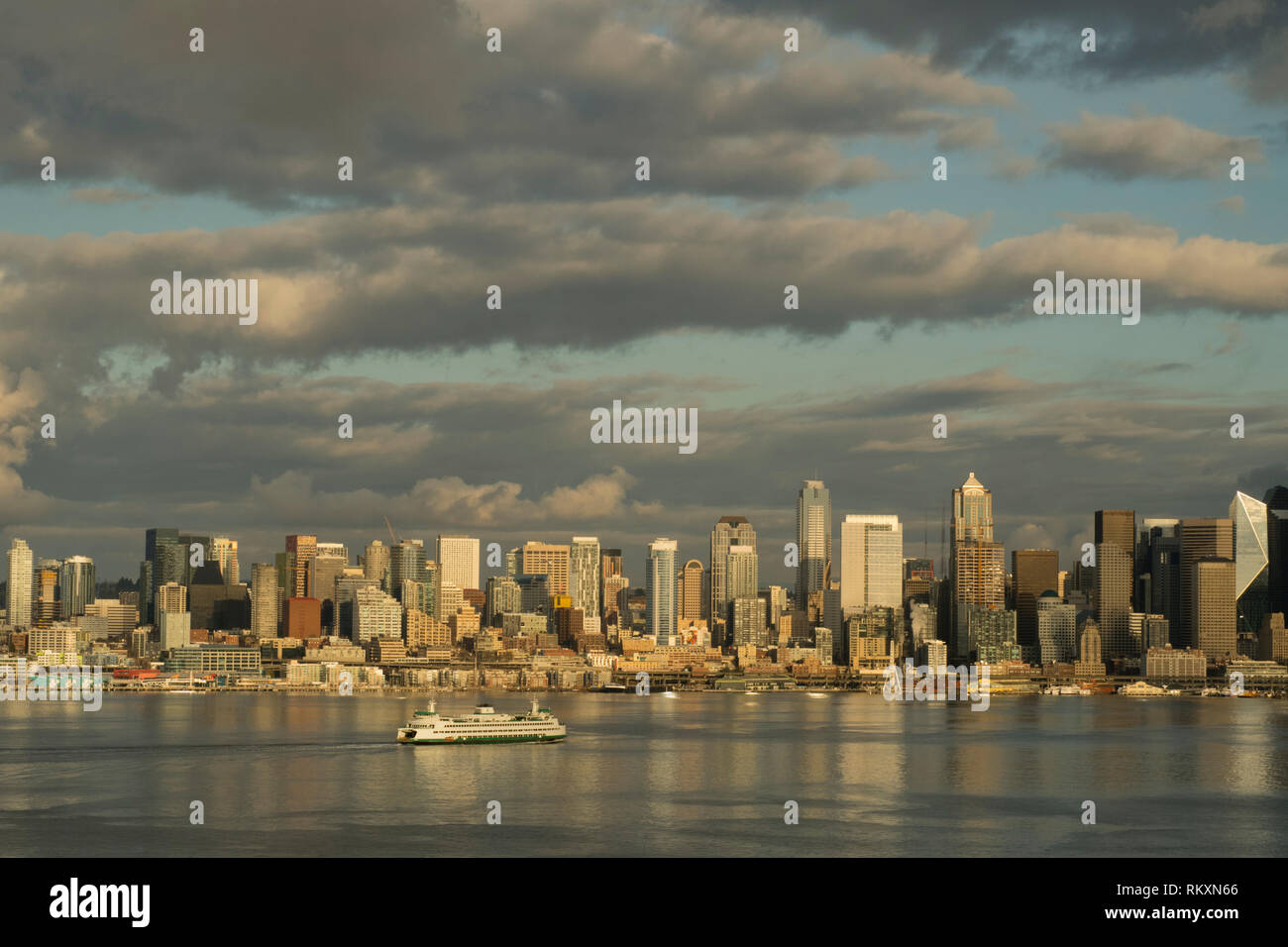 Downtown pacific northwest hi-res stock photography and images - Alamy